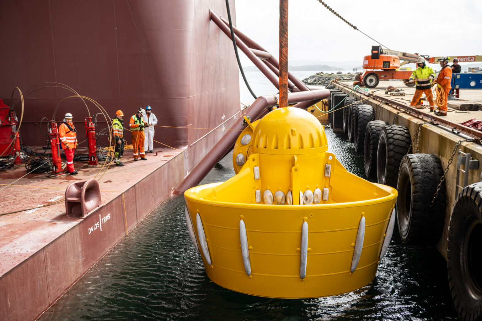 SubseaPartner Replaces Thruster on Hercules Rig
